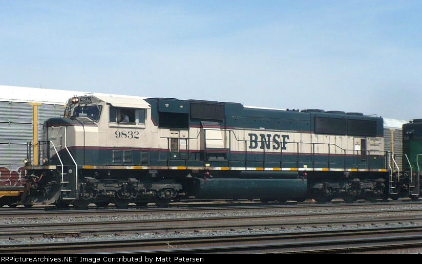 BNSF 9832